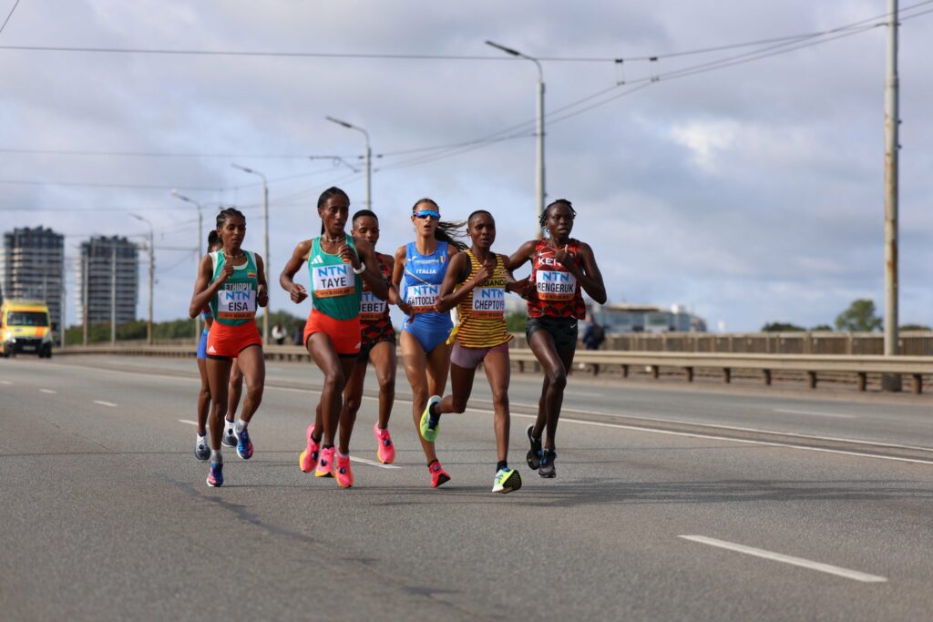 Zapowiada się walka o rekord świata w Barcelonie. Nowicki w elicie ...