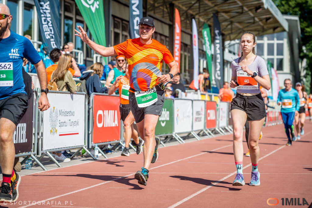 Ruszyły zapisy na mityngi 1MILI 2024! - Bieganie.pl