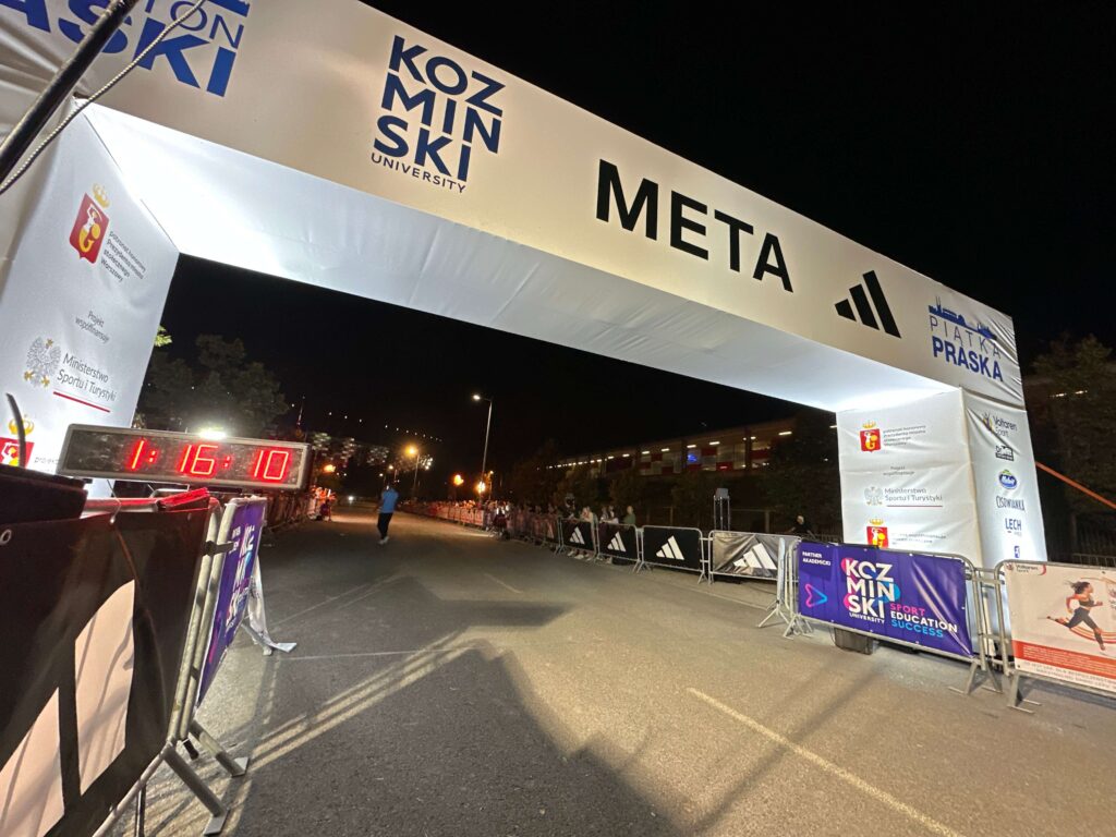 9. Nocny Półmaraton Praski i Piątka Praska z rekordami - Bieganie.pl